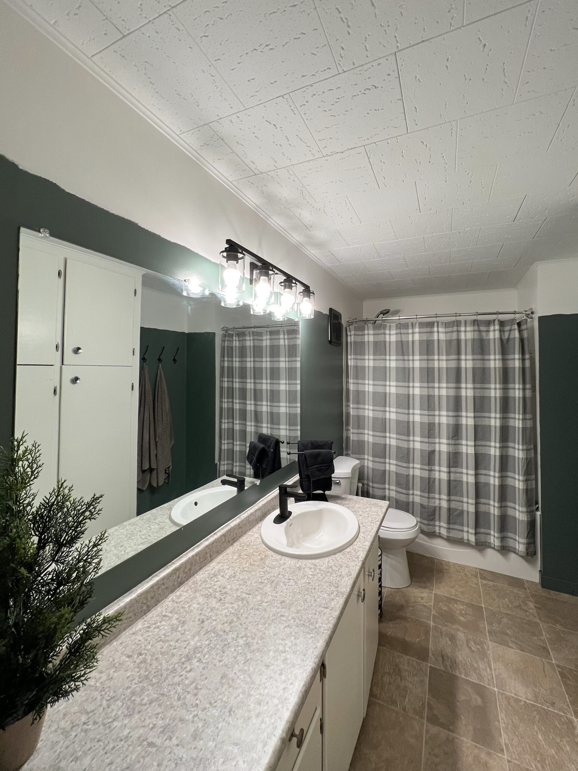 DIY OR HIRING A PROFESSIONAL? TUB SURROUND RENOVATION - The Goodell Life